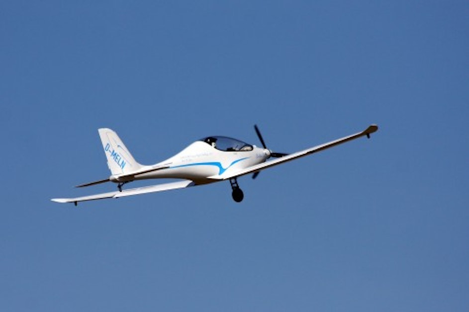 Electric Aircraft Elektra One performs first internal flight | Electric ...
